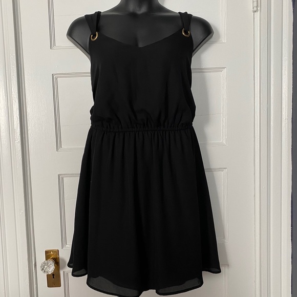 New Look | Dresses | New Look Inspire Adorable Little Black Dress ...